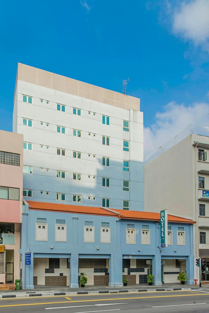 Superior Queen In Budget Hotel Near Little India - Singapore