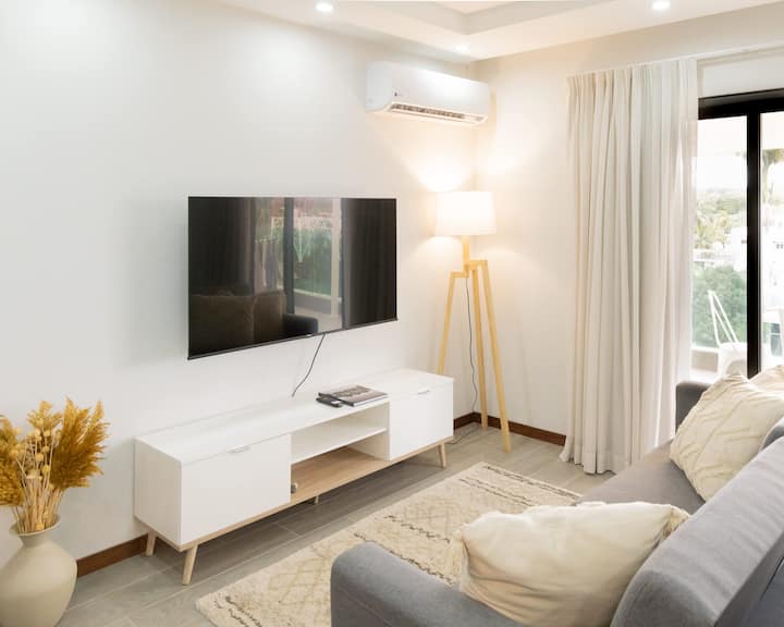 Cozy 2-bedroom Apt, 4min Walk To Beach - Mauritius