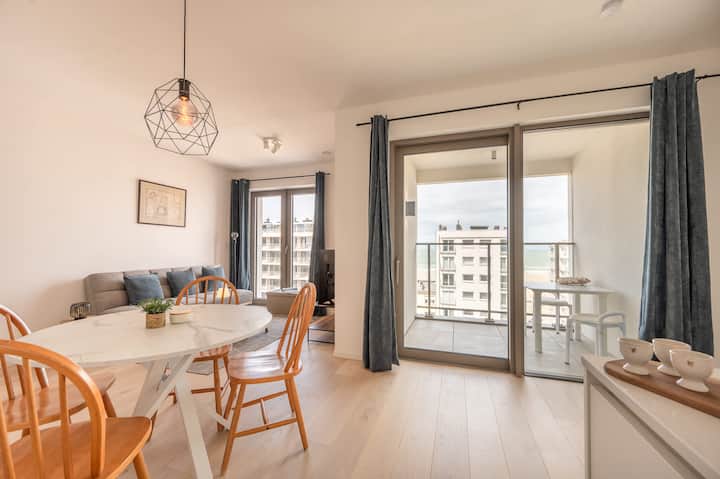 Stylish Coastal Retreat With Terrace & View - Ostende