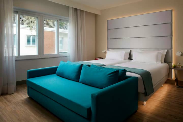 Triple Hotel Room | Nh Madrid Zurbano - Madrid