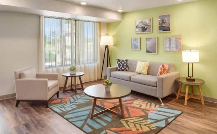 Two-room Functional Suite – Perfect For Travelers - Orlando