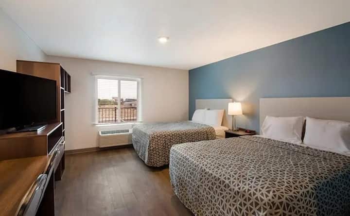 3 Pet-friendly Rooms W/ Kitchen & Comfort - Austin, TX