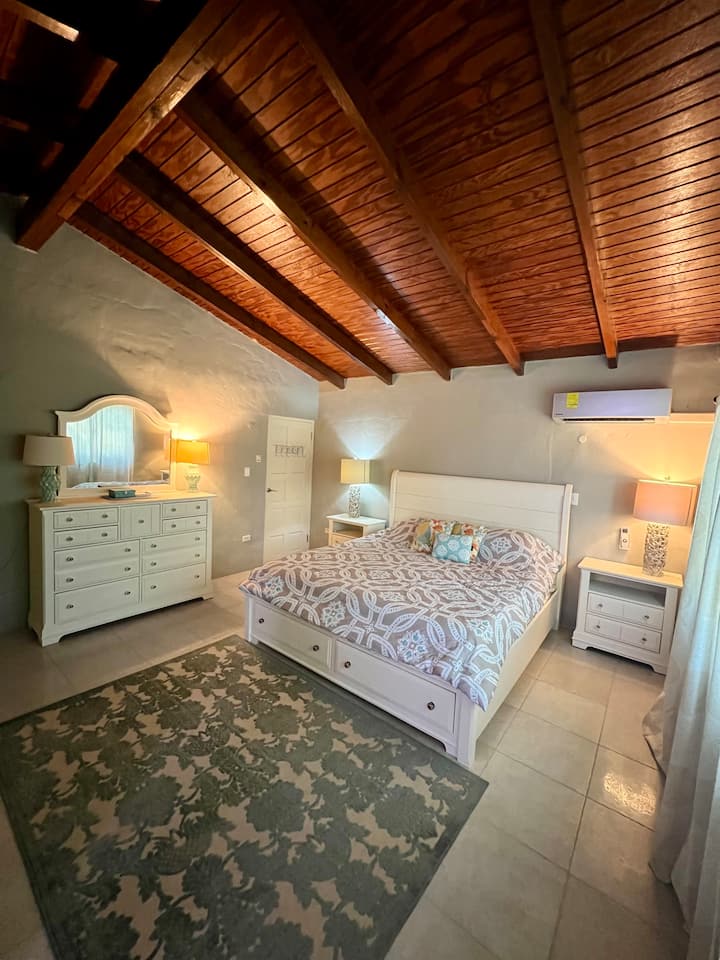 Palm Beach Villa Aruba - Great Location - Aruba