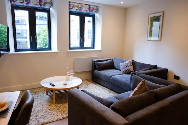 New! Apartment1 Kings Toft – The Purple One, York - 요크