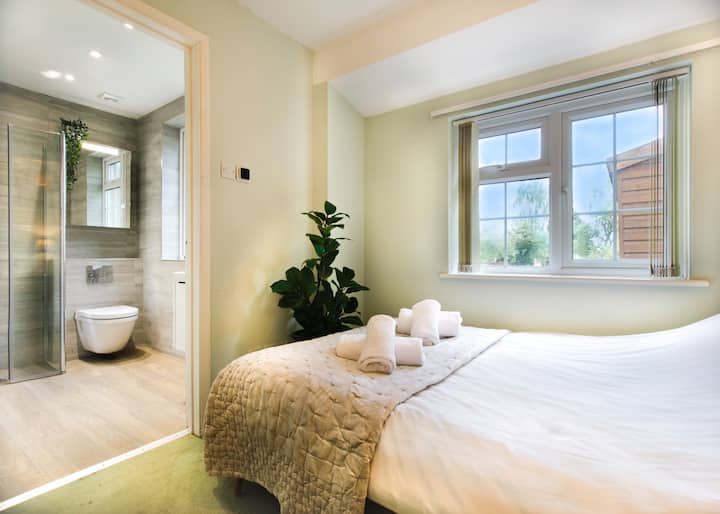 Cosy 1 Bed Home Opposite Addenbrookes With Parking - Cambridge