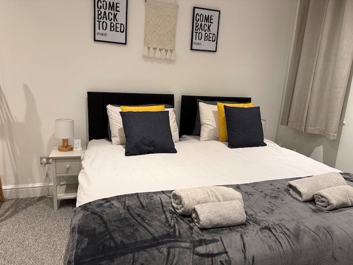 Spacious John York House W/parking - Doncaster