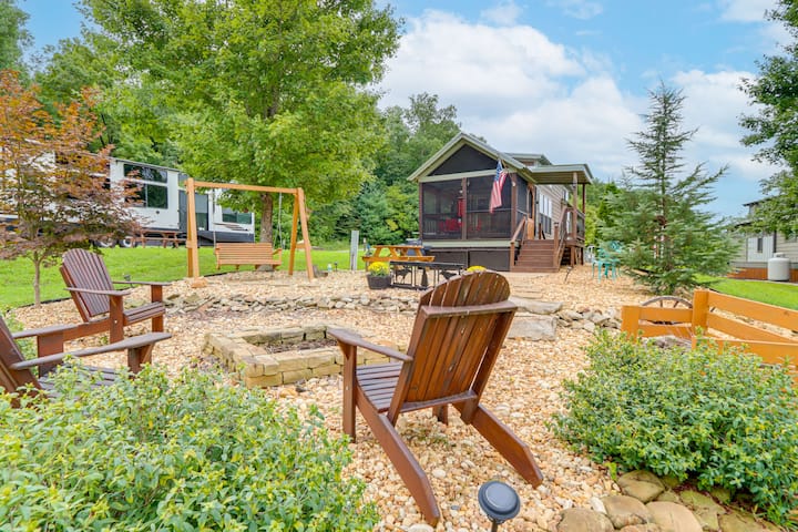 1 Mi To Tank Town Usa: Tiny Home W/ Pool Access! - Morganton Point Recreation Area, Morganton