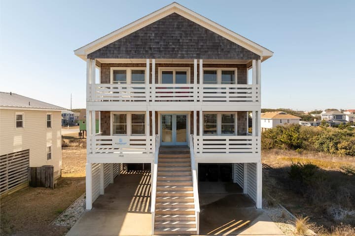 Spacious Kdh Getaway W/ Views, Near Beach & Shops - Kill Devil Hills, NC