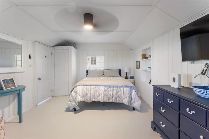 Plum Point Cottage #15 - Chesapeake Beach, MD