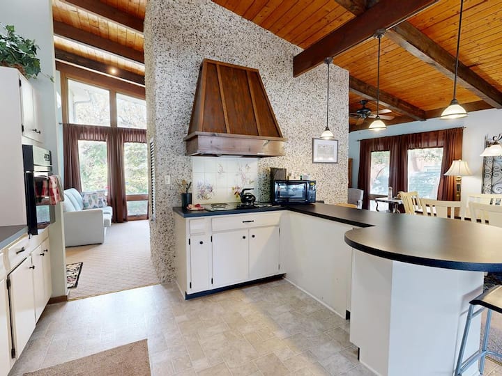 Pet-friendly House Steps From Delaware Bay Beach - Cape May, NJ