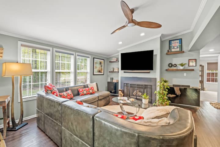 Stunning 3 Bedroom Retreat With Inspiring Backyard - High Point, NC