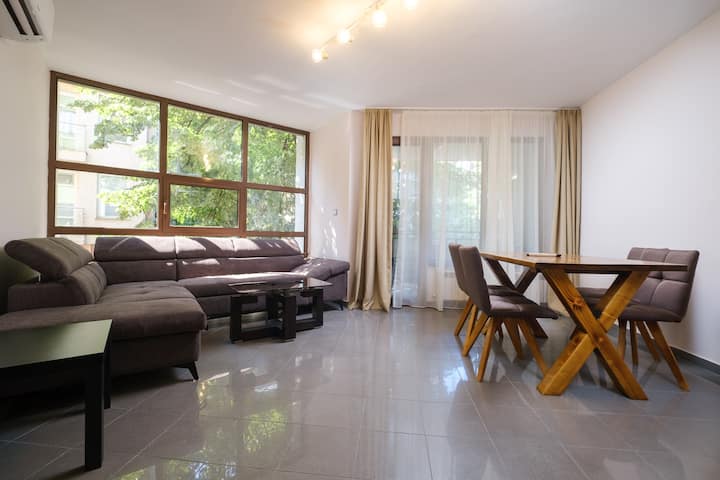 2-bedroom Apartment In The City Center - Filibe