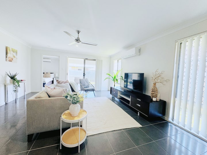 Homey 4br + 2ba - Ideal Comfort Away From Home - Jacobs Well