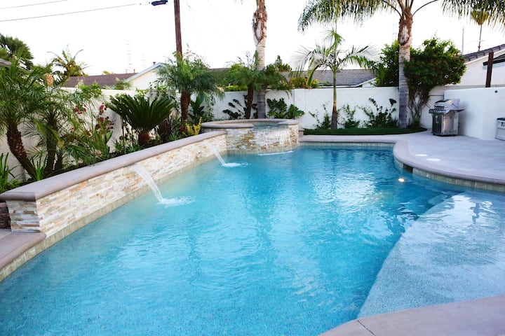 Snazzy Pool/jacuzzi Home: 1/2 Mi Walk To Disney - Anaheim, CA