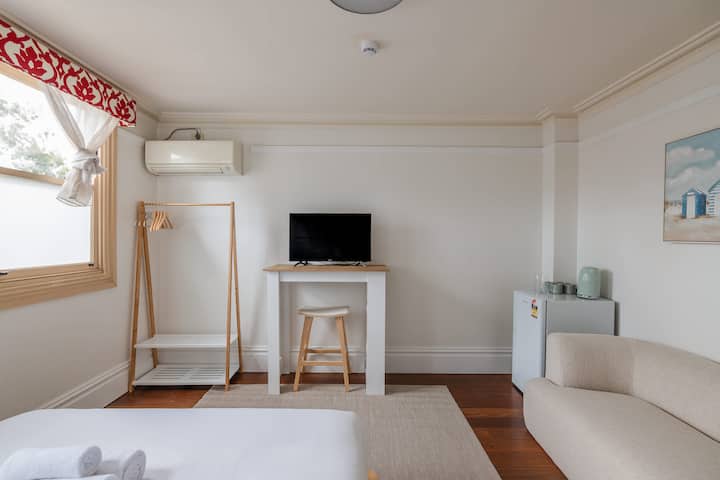 Charming Glebe Studio In Historic Manor - Camperdown