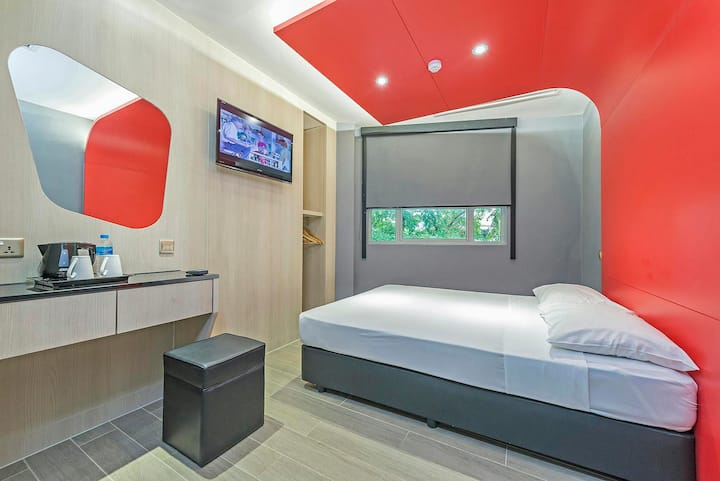 Superior Queen Room In Simple Hotel Near The City - Singapore