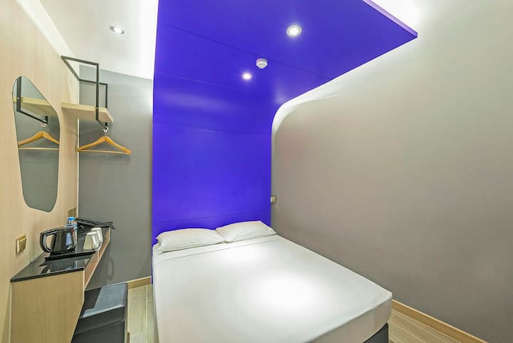 Standard Queen Room In Simple Hotel Near The City - Singapur