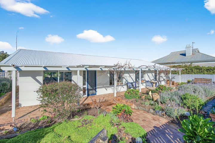 The Gorgeous Beach House - Victor Harbor