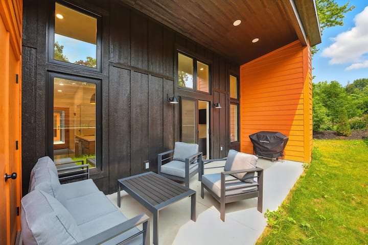 New! 500 House - Unit D - Cedarburg, WI