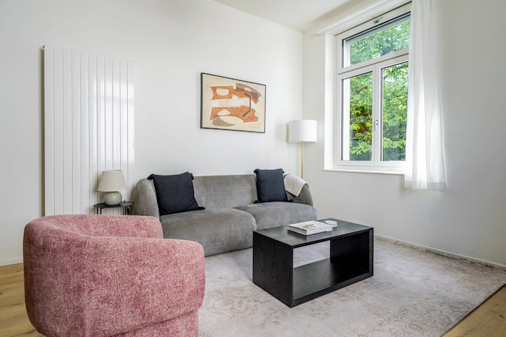 Blueground | Seebach, Balcony, Nr Katzensee - Zúrich