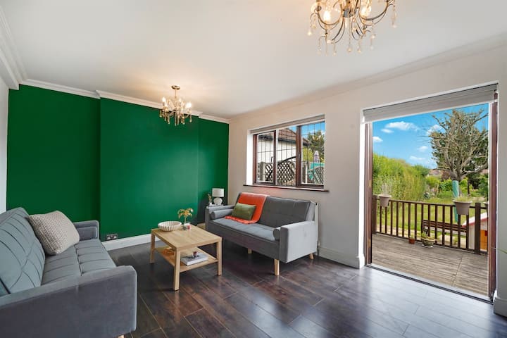 Heathrow 12 Min • 2 Bed • 1 Bath • King Beds • P2 - Hayes