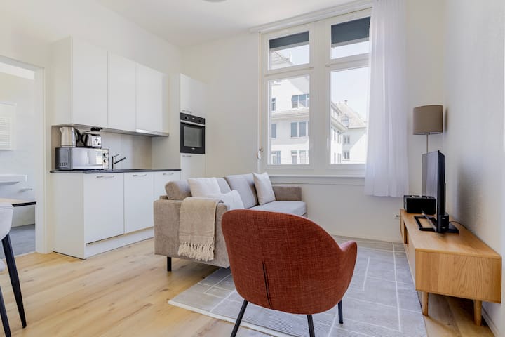 Blueground | Seebach, Washer, Nr Zurich Zoo - Zurich Airport (ZRH)