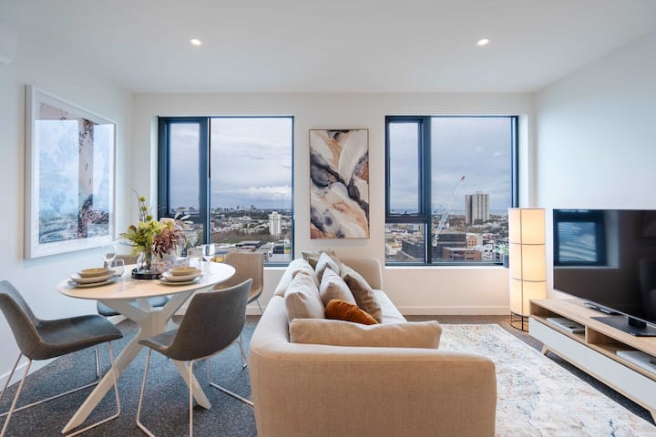 2b Southbank Stay | Pool, Gym, Bay Views - St Kilda