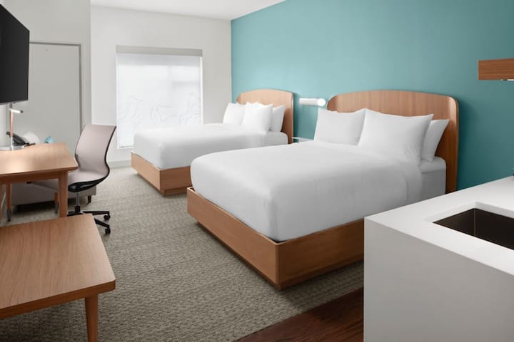 Pet-friendly Uptown Stay | Breakfast. Full Kitchen - Charlotte, NC