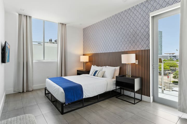 South Beach Sleek 2br Getaway - South Beach, FL