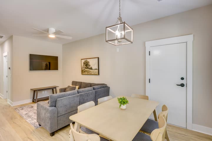 Close To Sports Complex: Modern Millbrook Duplex! - Millbrook, AL
