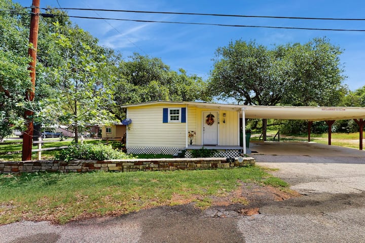 Beautiful 2br | Patio | Washer/dryer - Kingsland, TX