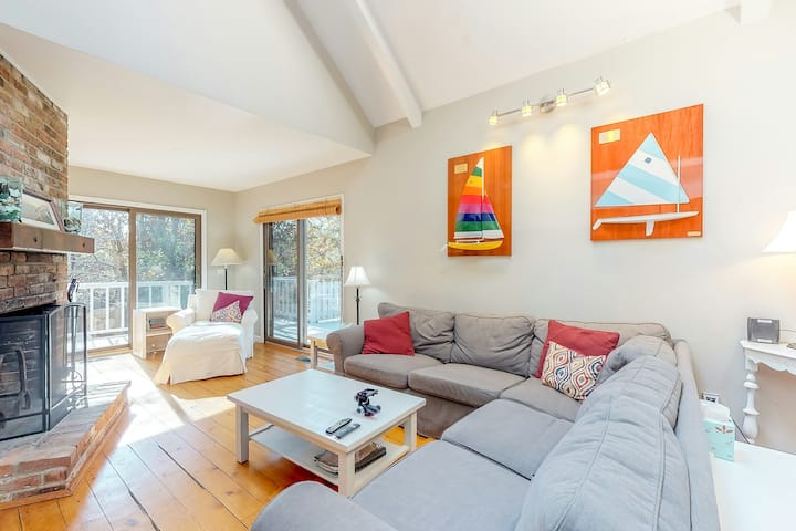 Family-friendly 3br Home W/ Large Deck & Bbq - Truro, MA