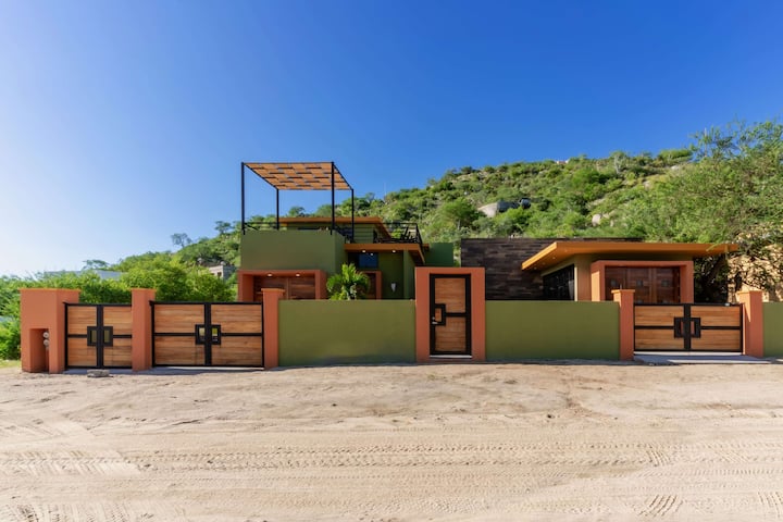 5br Retreat W/ Pool, Hot Tub & Sea Of Cortez Views - Los Barriles