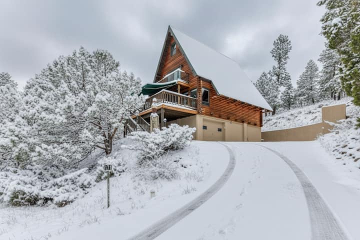 4 Bedroom Ski A-frame W/ Hot Tub & Pine Views - Ruidoso, NM
