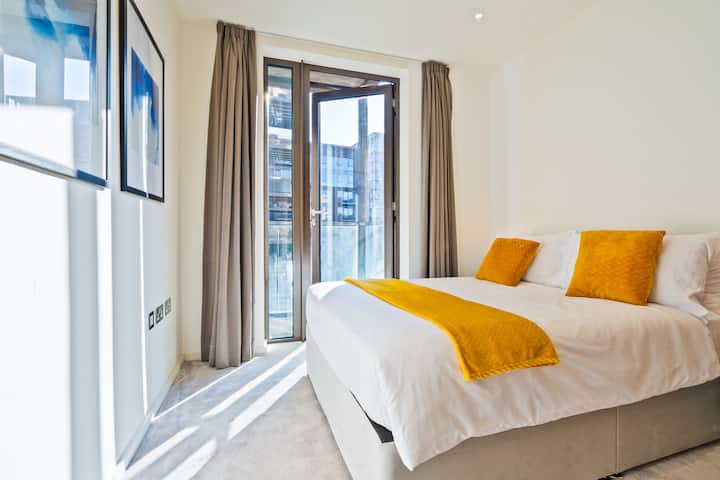 Modern 2-bed, 2-baths Balcony & View | Nine Elms - Westminster - London
