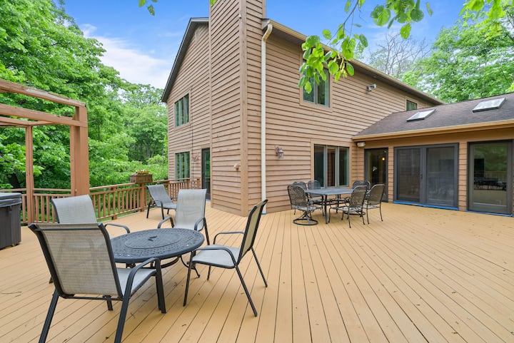 Into The Woods | Wooded |Private| Family Retreat - 日內瓦湖城