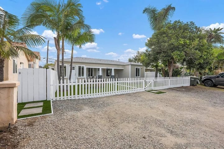 A Charming Hidden Gem, Two Blocks To Moonlight - Encinitas, CA