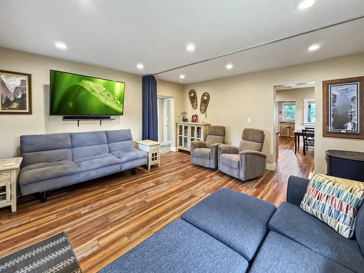 Stylish Stay Near Downtown Cascade - Cascade, ID