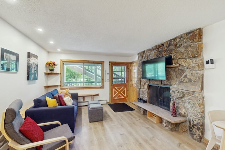 One Br Condo W/ Mountain View, Hot Tubs & Pool - Winter Park, CO