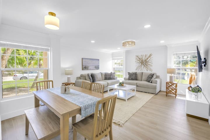 New Listing - Heated Pool, Near Beach! - Siesta Key, FL
