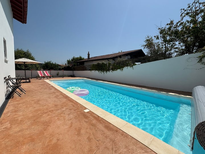 Belle Maison 10 Pers, Piscine Et Jardin à Urrugne - Urrugne