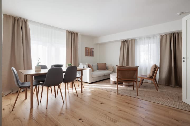 Top-floor, Modern Sofo Apartment (Sound Disturbed) - Estocolmo