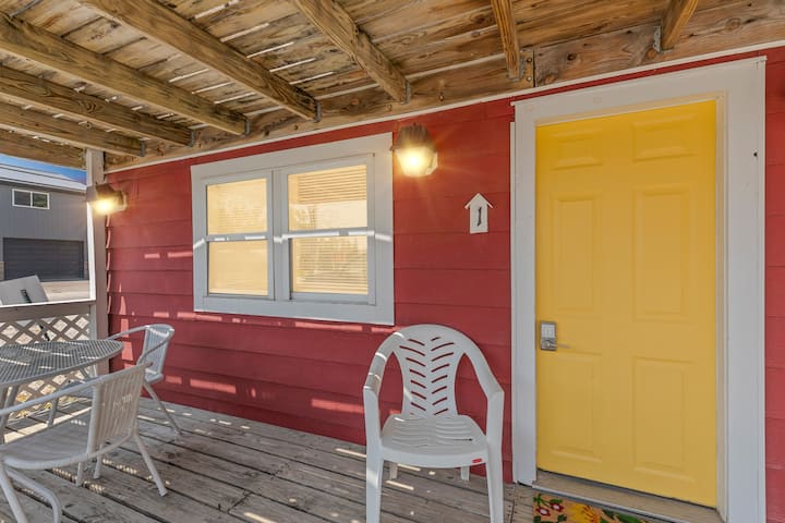 New! Dave's Last Resort Poolside-charming Cabin 1 - Indiana Beach, Monticello
