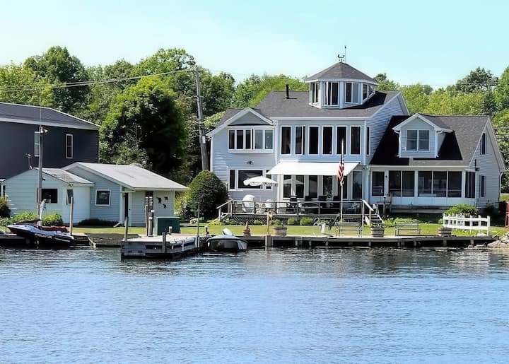 Lakefront Gem | Cozy Stay W/ Dock + Sunset Views - Sodus Point, NY