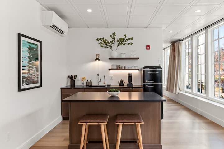 The Optimist Guesthouse | 1 - Camden, ME