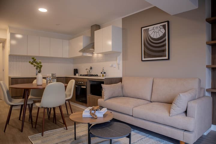 W* | Majestic 2br W/ Balcony In Miraflores - Peru