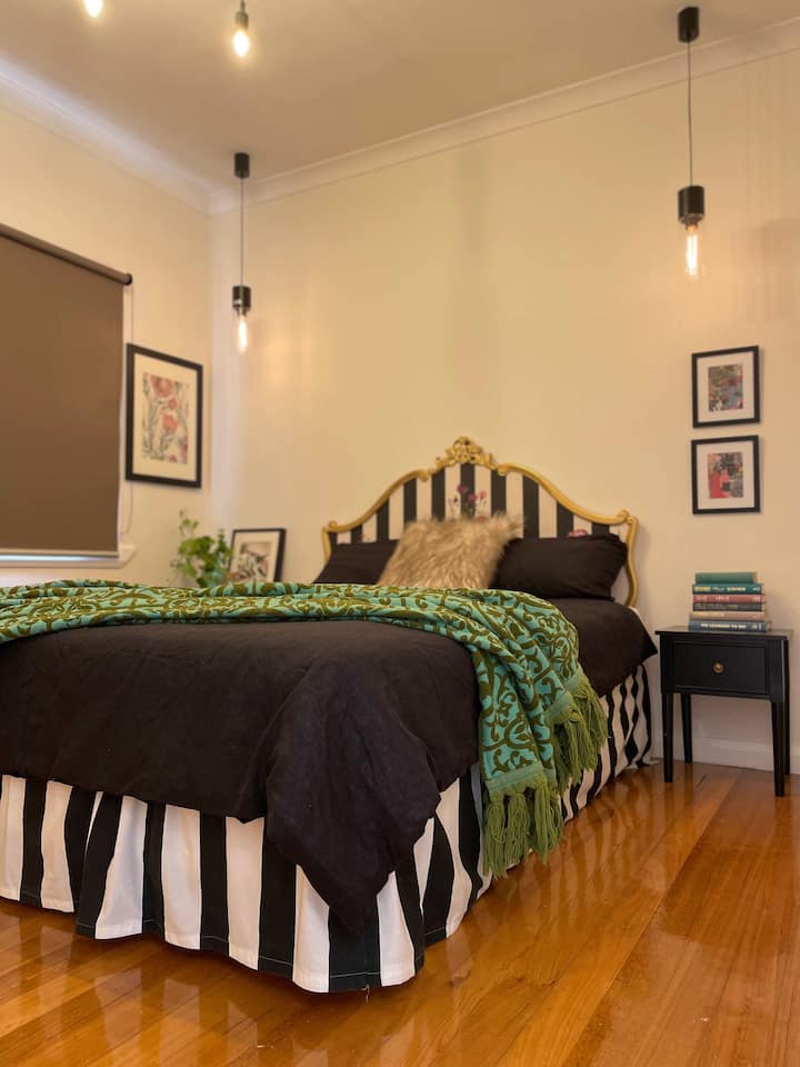 Evies Cottage | Belmont Accommodation Suites - Geelong
