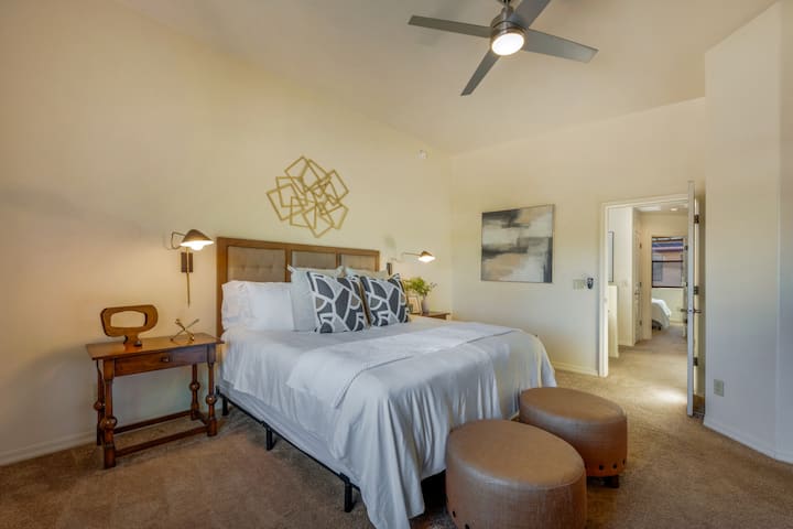 Stylish | Fenced Backyard | 4 Br 3 Ba | Garage - Tucson, AZ