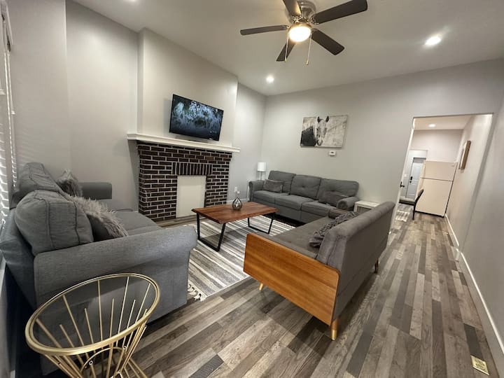 Cityscape 2br - Near Downtown - Columbus, OH