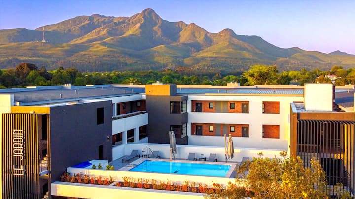 Modern 1bd Apartment With Pool & Braai, George - George